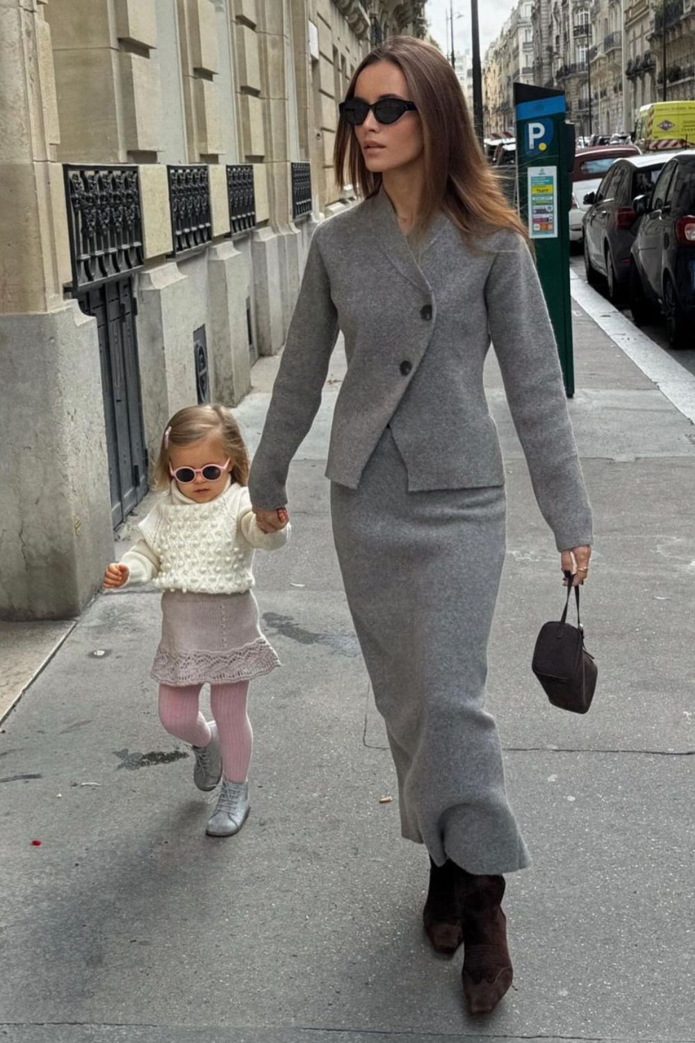 13 Chic Mom Outfits for Every Occasion