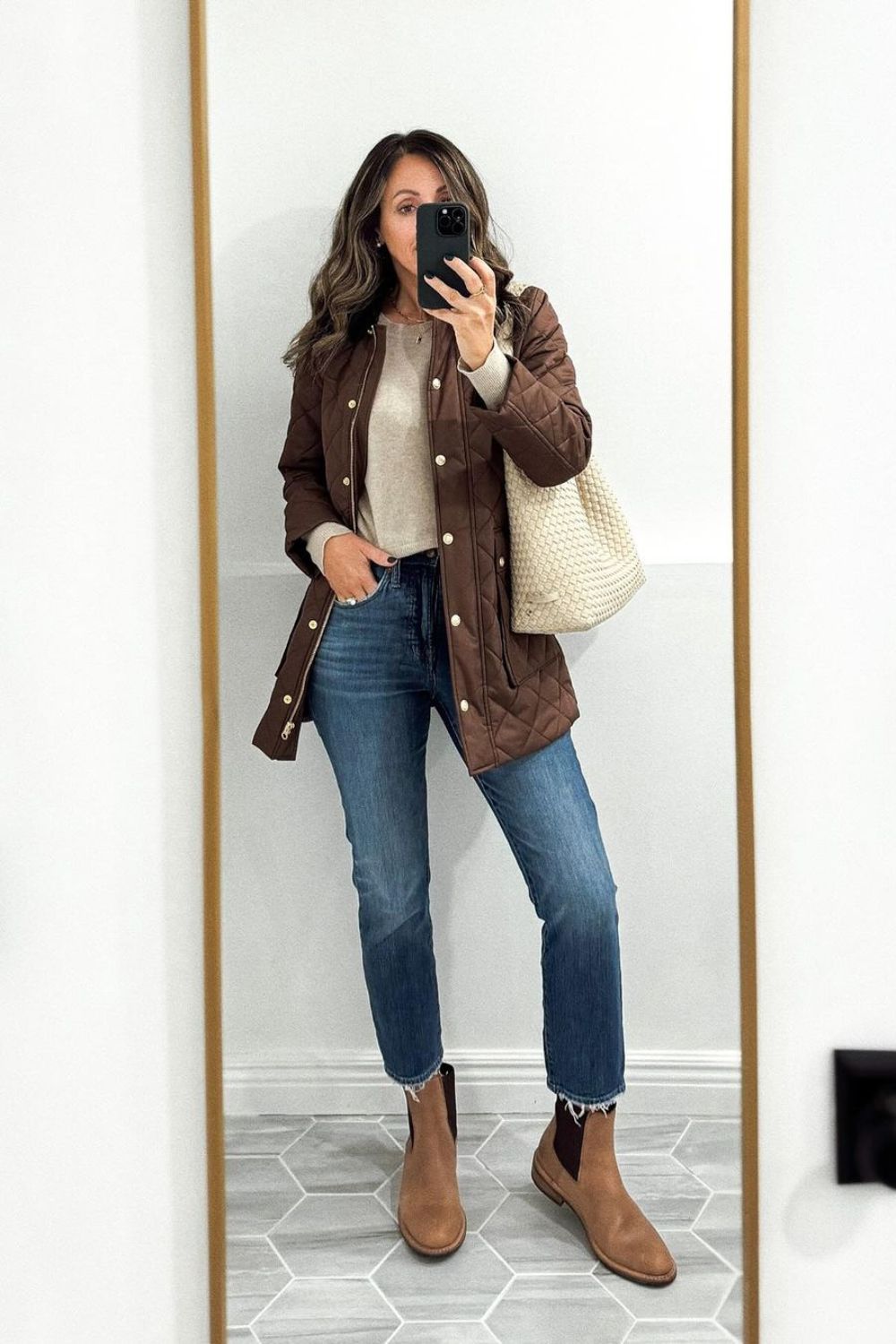 16 Chelsea Boots Outfits to Step Up Your Style Game
