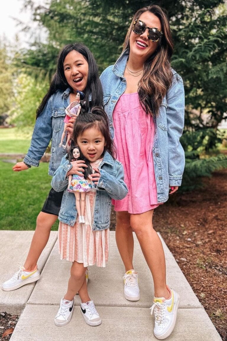 13 Chic Mom Outfits for Every Occasion