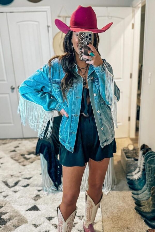 16 Luke Combs Concert Outfits to Look Stylish at The Show