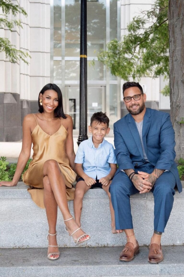13 Chic Mom Outfits for Every Occasion