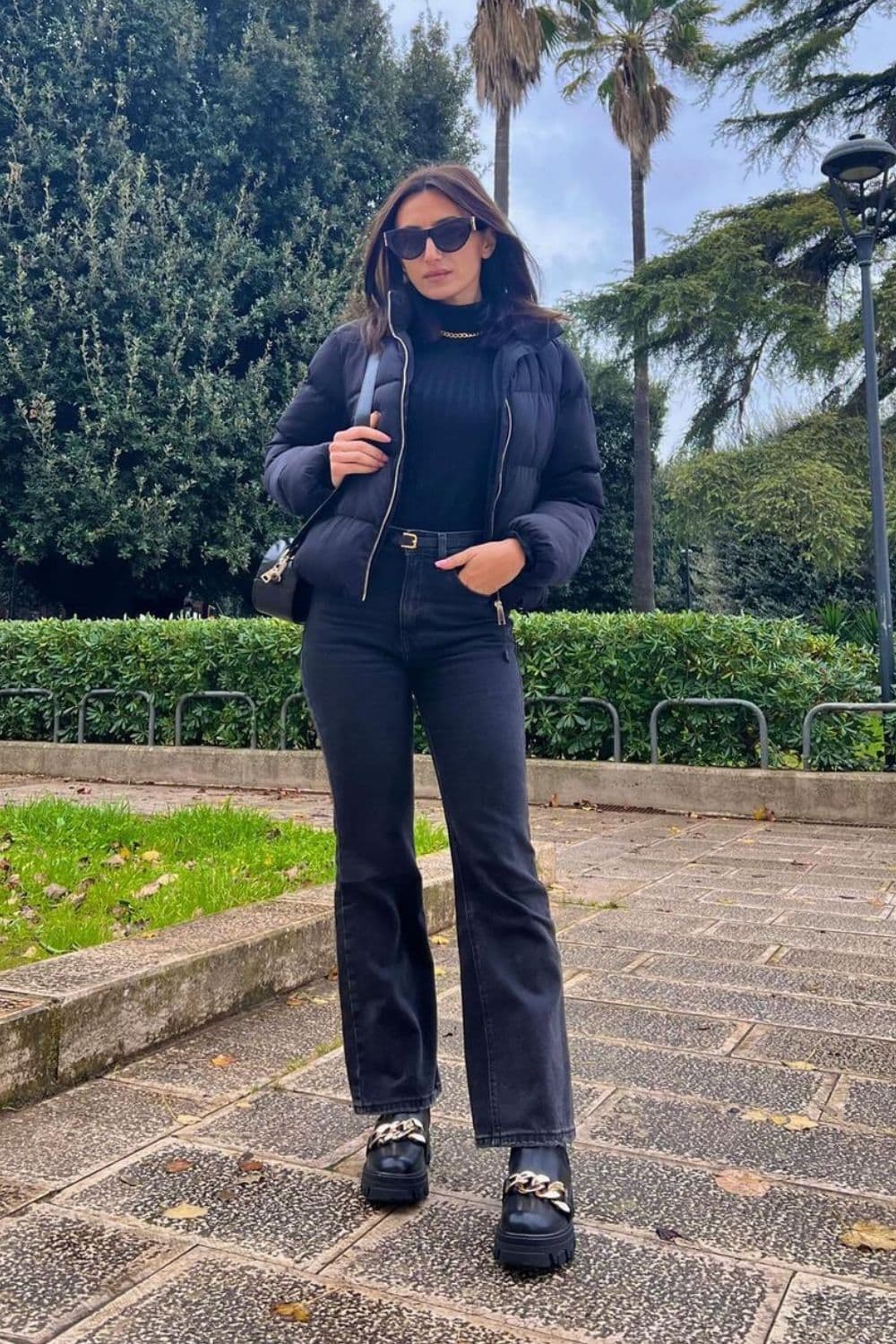 16 Chelsea Boots Outfits to Step Up Your Style Game