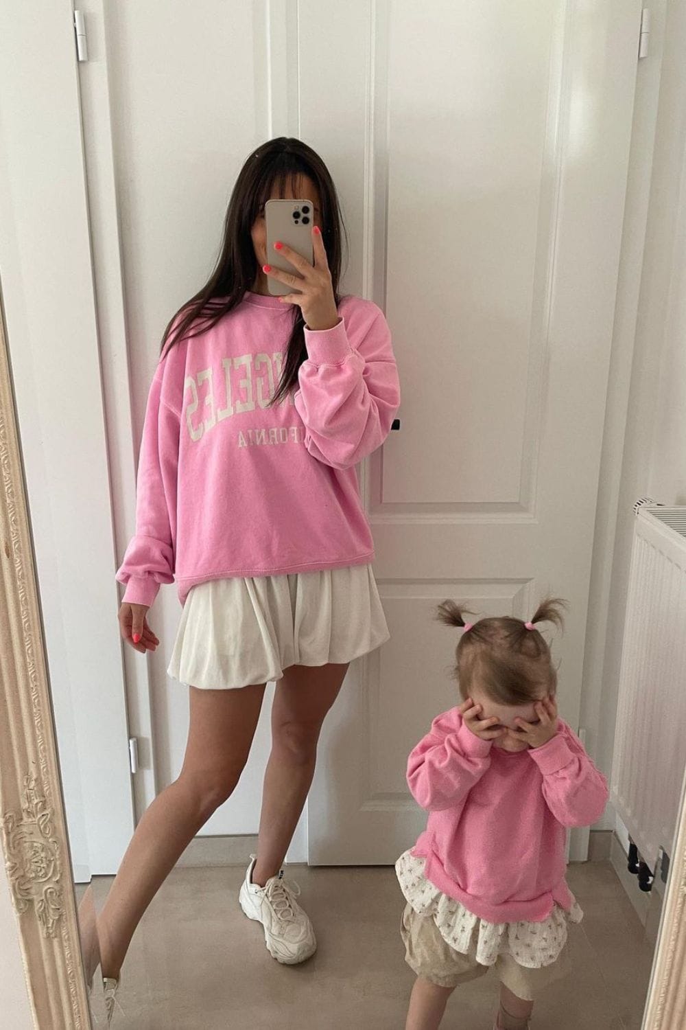 13 Chic Mom Outfits for Every Occasion