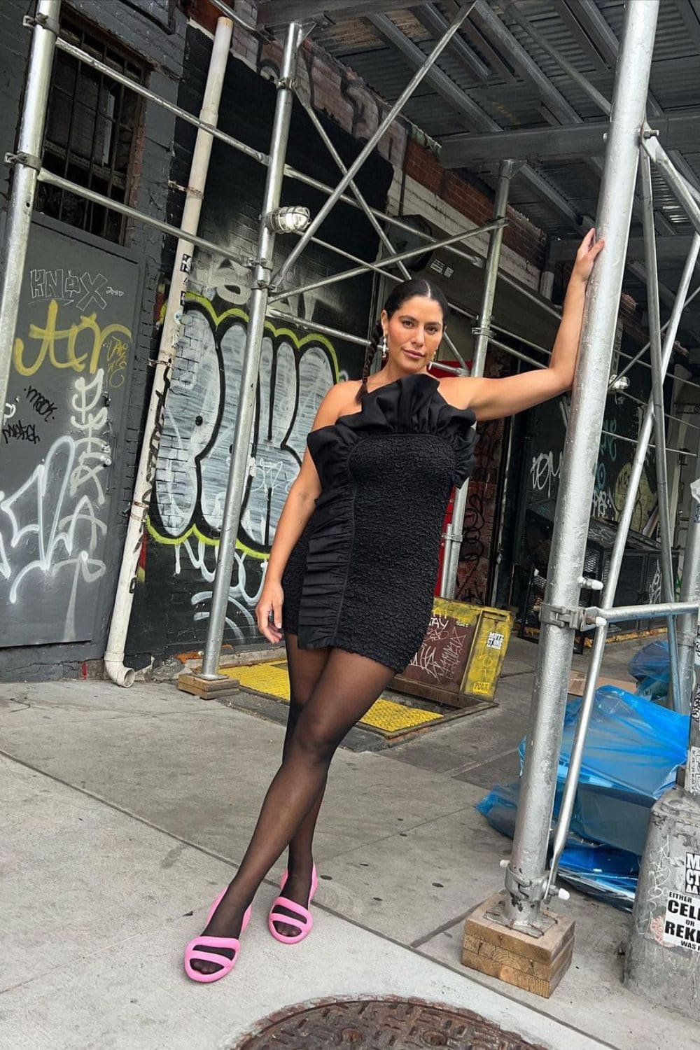 15+ Sexy Outfit Ideas That Are Seductive & Stylish