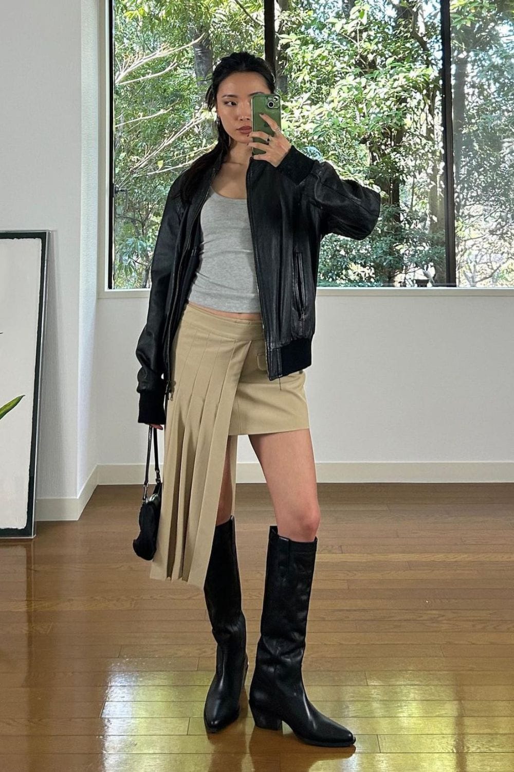 20 Leather Jacket Outfits to Look Stylish All Year Round