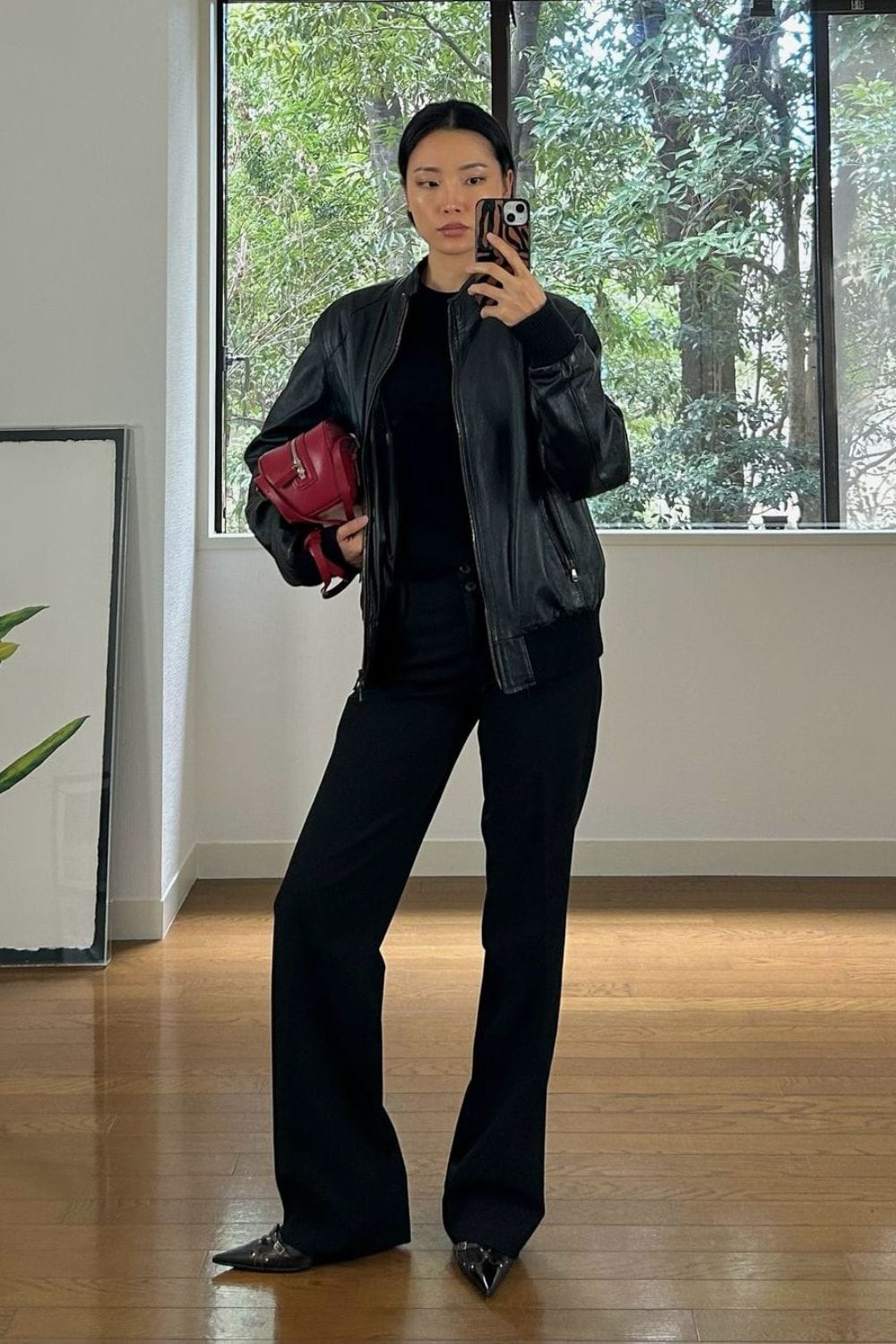 20 Leather Jacket Outfits to Look Stylish All Year Round