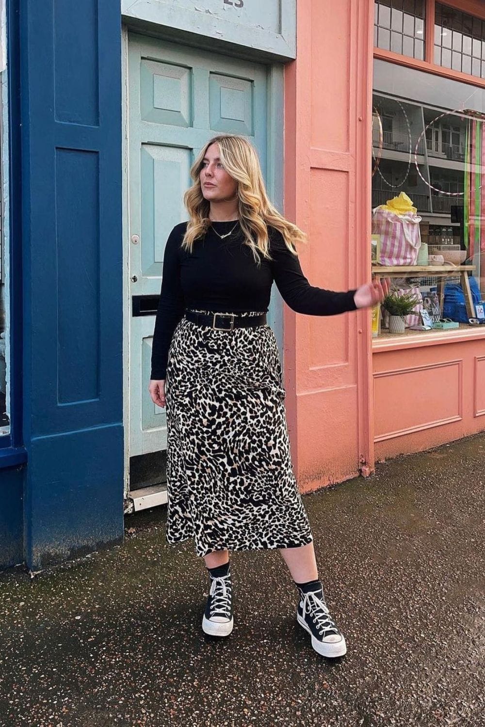 17 Modern Midi Skirt Outfits for Every Occasion