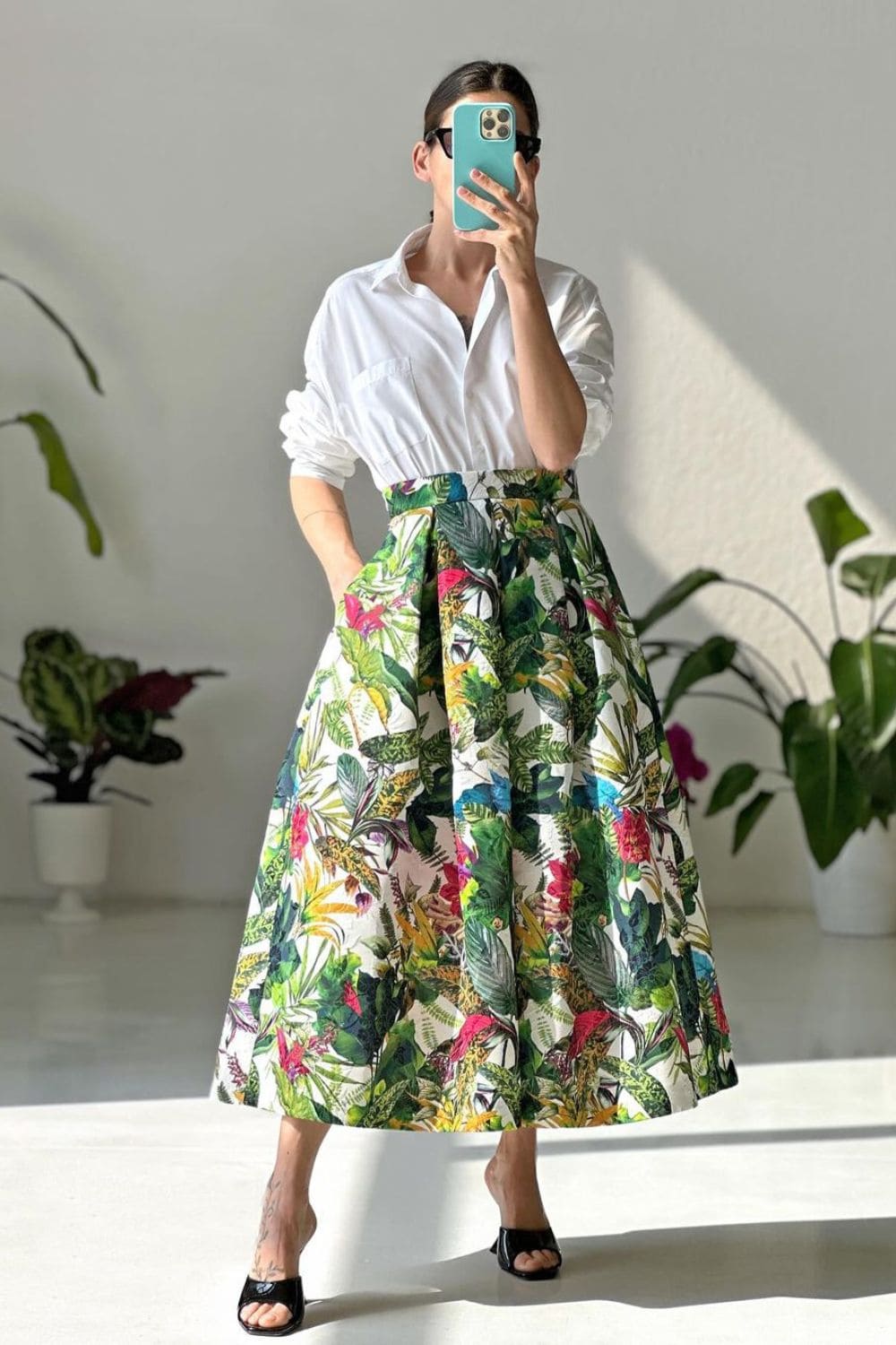 17 Modern Midi Skirt Outfits for Every Occasion