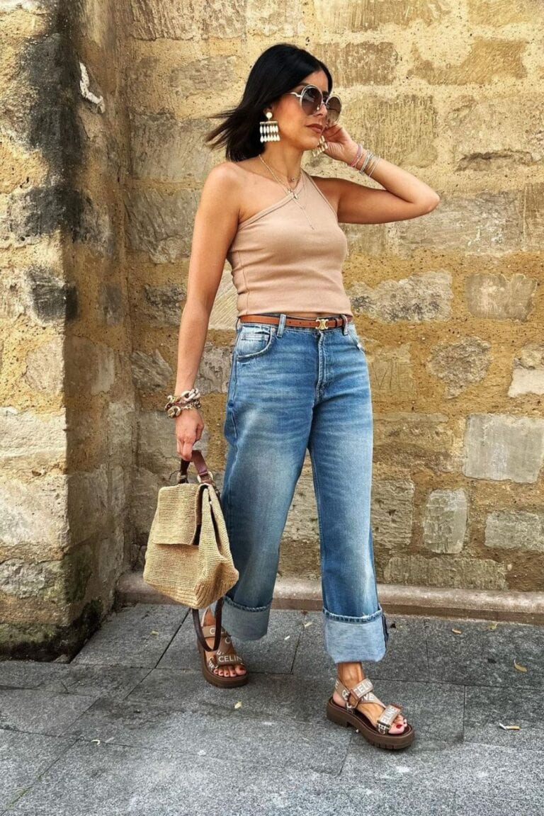 19 Effortlessly Cool Boyfriend Jeans Outfits for Every Occasion