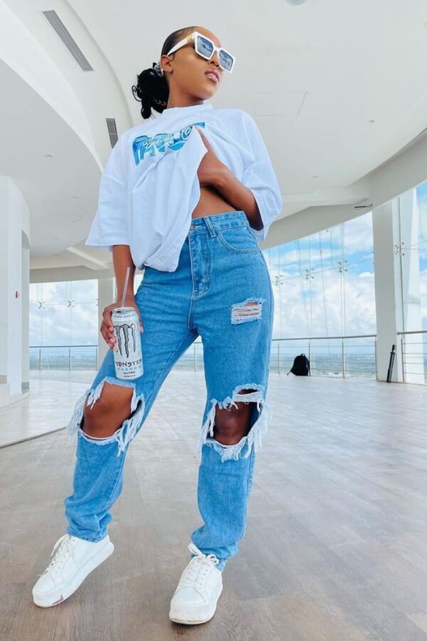 17 Effortless Jeans Outfits to Wear on Repeat This Season