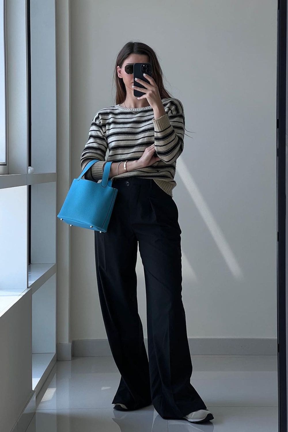 19 Incredibly Chic Black Pants Outfits