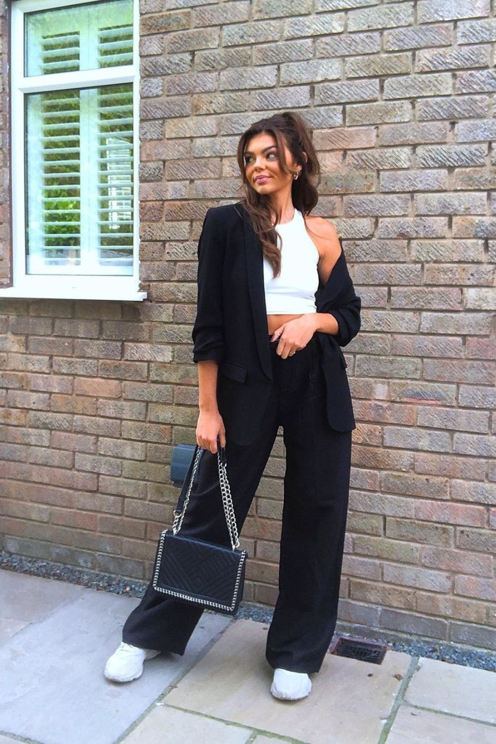 19 Incredibly Chic Black Pants Outfits