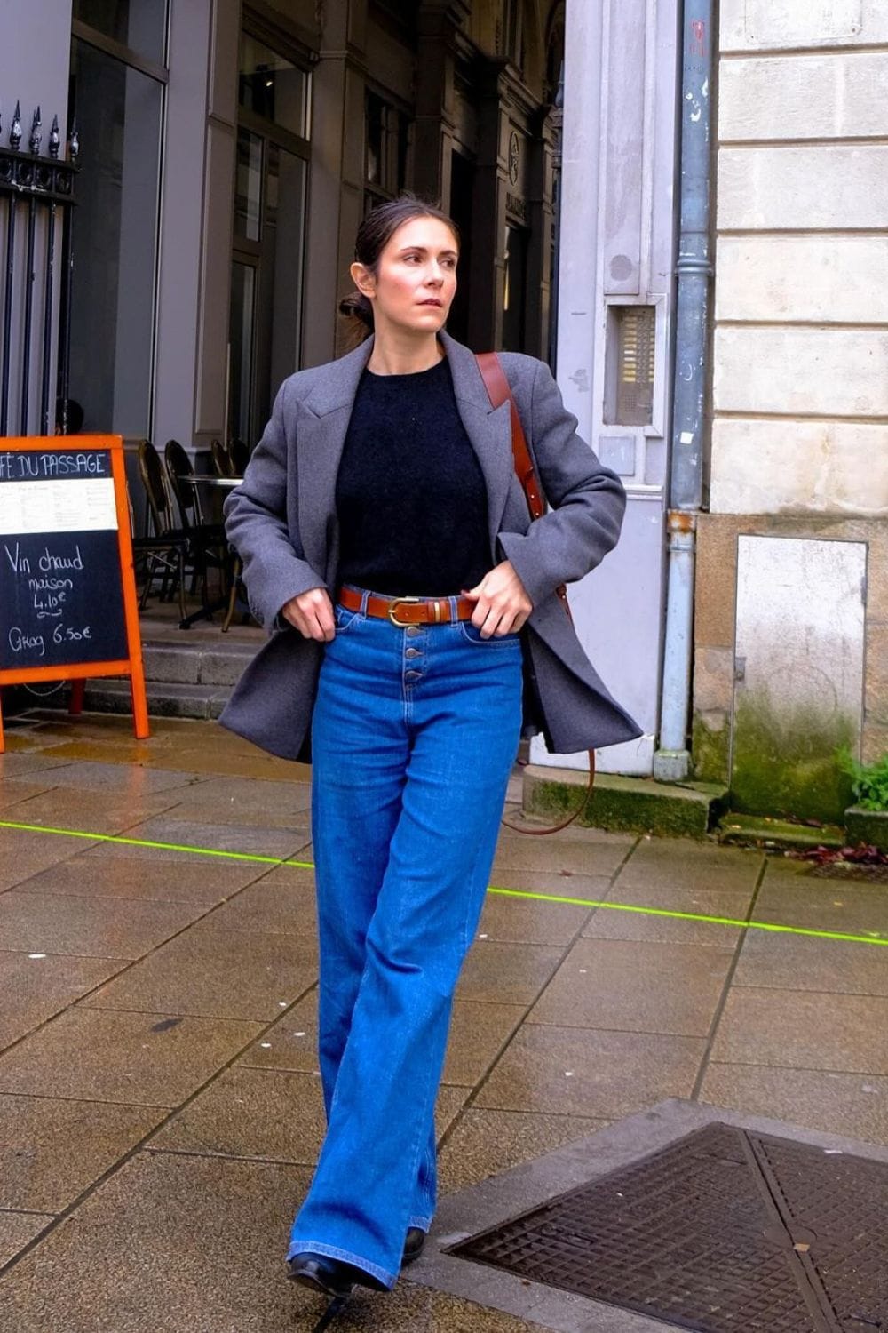 12 Chic Flare Pants Outfits for an Effortlessly Cool Look