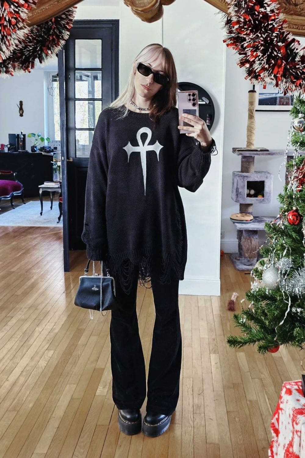 18 Grunge Outfits That Make You Look Like a Rockstar