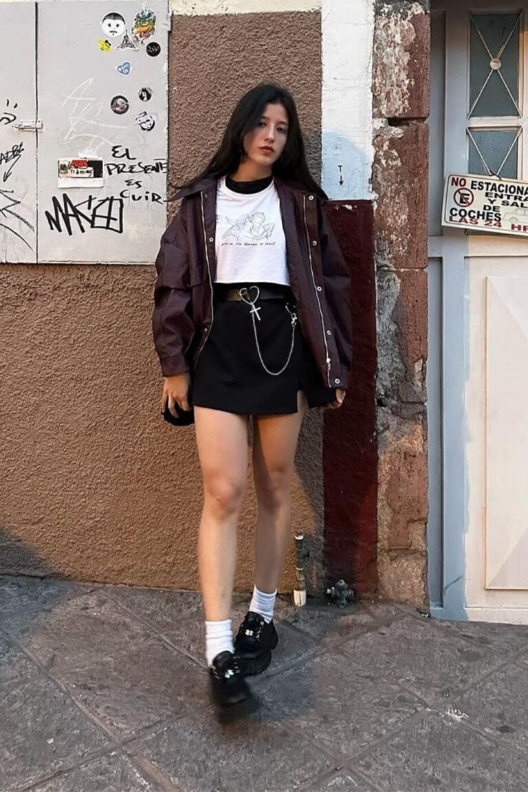 18 Grunge Outfits That Make You Look Like a Rockstar