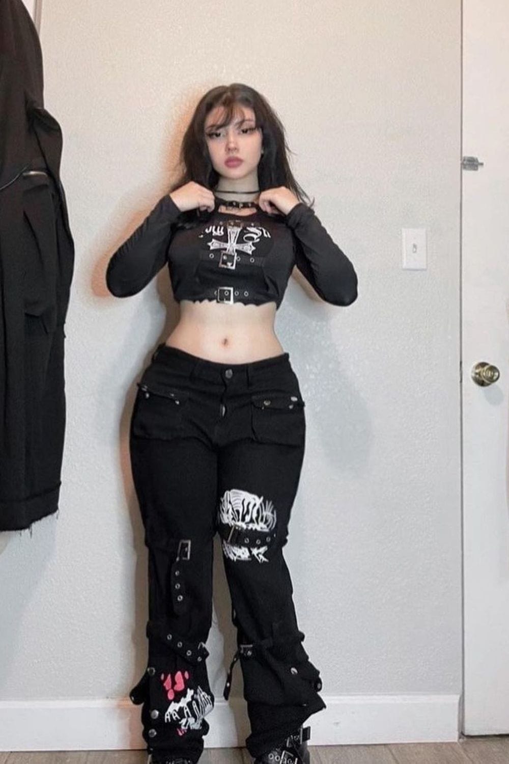 18 Grunge Outfits That Make You Look Like a Rockstar