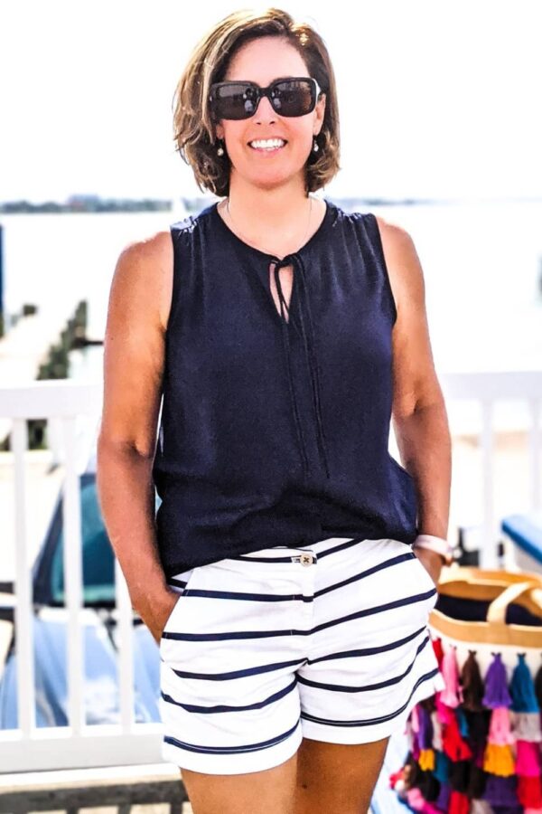 What to Wear on a Boat: 22 Chic Boat Outfits for Women