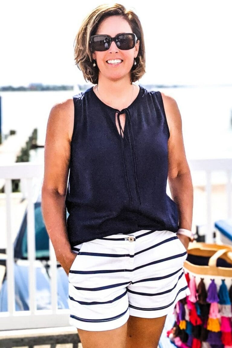 What to Wear on a Boat: 22 Chic Boat Outfits for Women