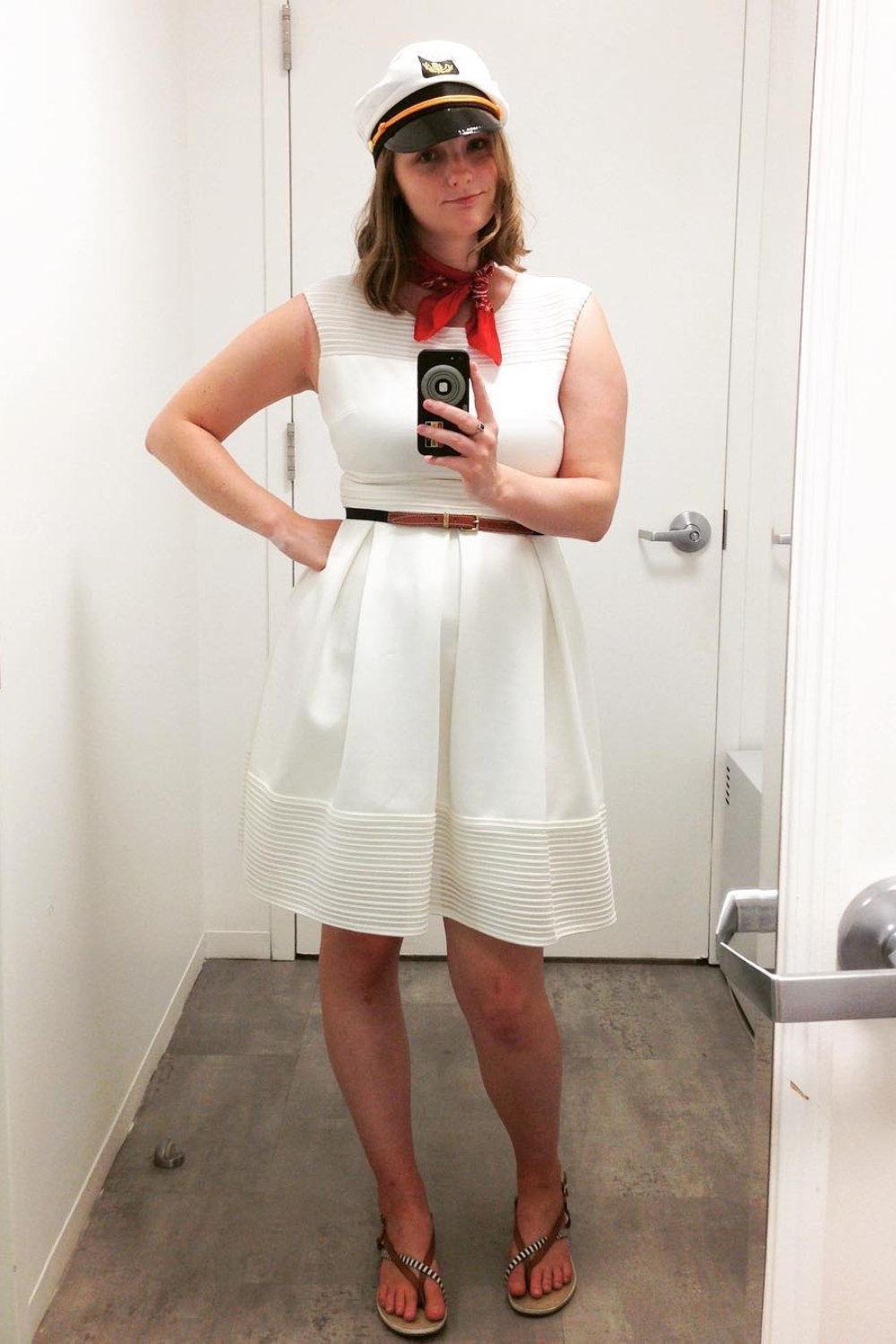 What to Wear on a Boat: 22 Chic Boat Outfits for Women