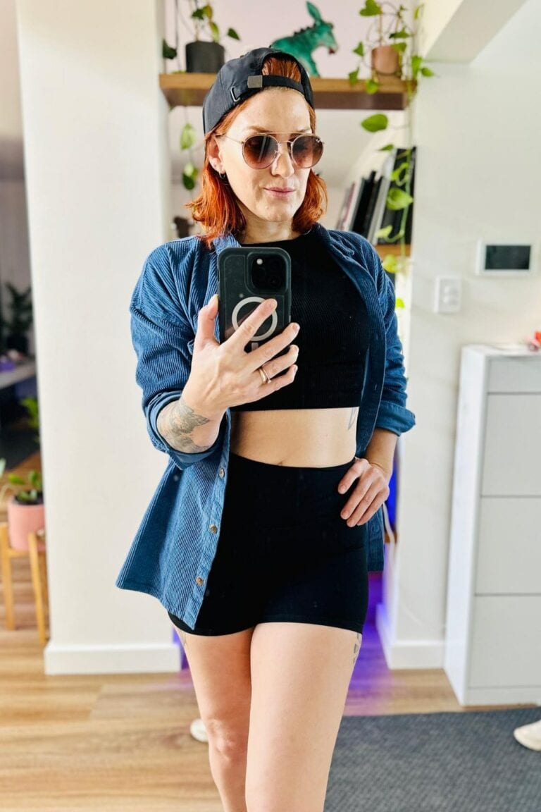 What to Wear on a Boat: 22 Chic Boat Outfits for Women