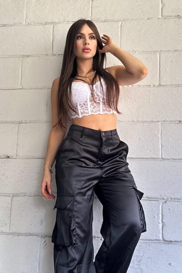 14 Chic Black Cargo Pants Outfits to Try This Season