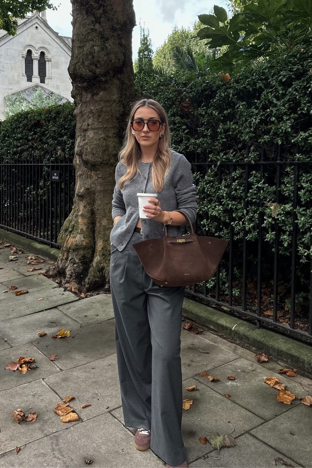 18 Cardigan Outfit Ideas That Are Cozy Yet Stylish