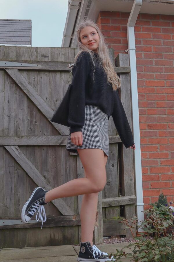 How to Style Converse: 17 Effortlessly Cool Outfit Ideas