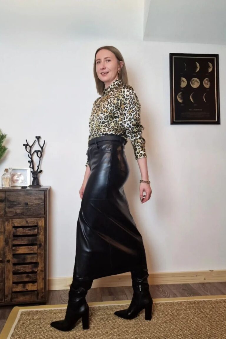18 Leather Skirt Outfit Ideas to Try This Season