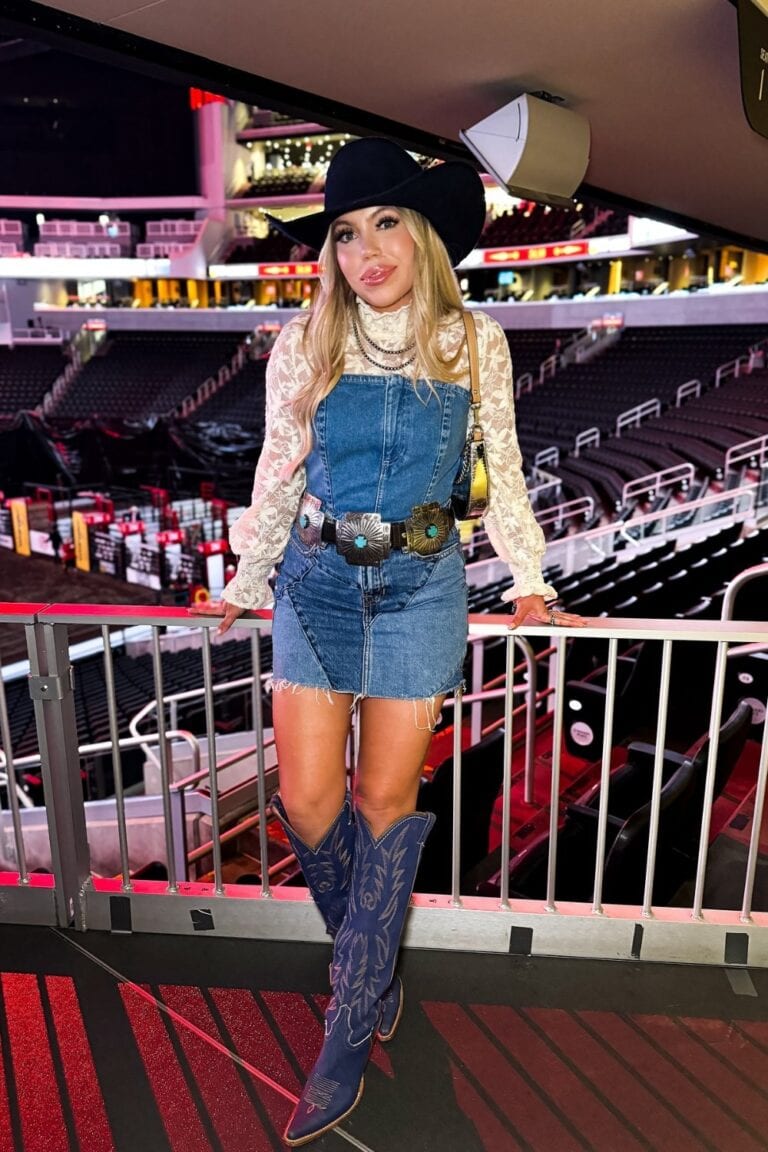 22 Stylish Rodeo Outfit Ideas to Lasso Up Your Look