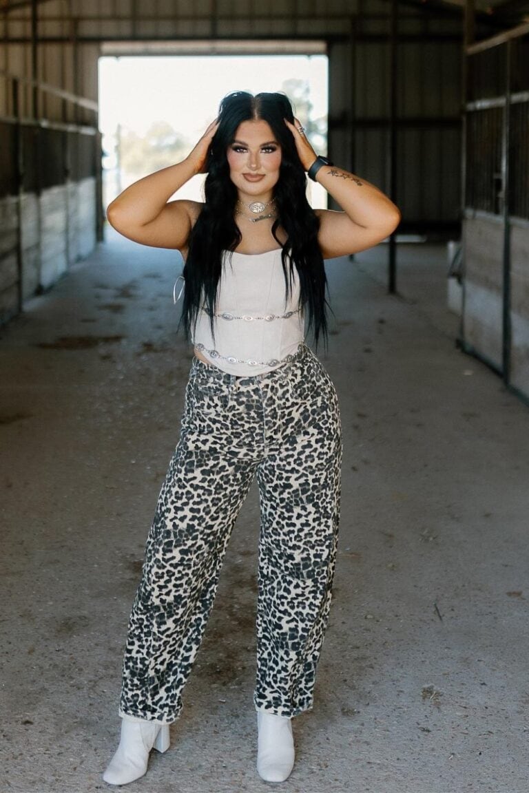 22 Stylish Rodeo Outfit Ideas to Lasso Up Your Look