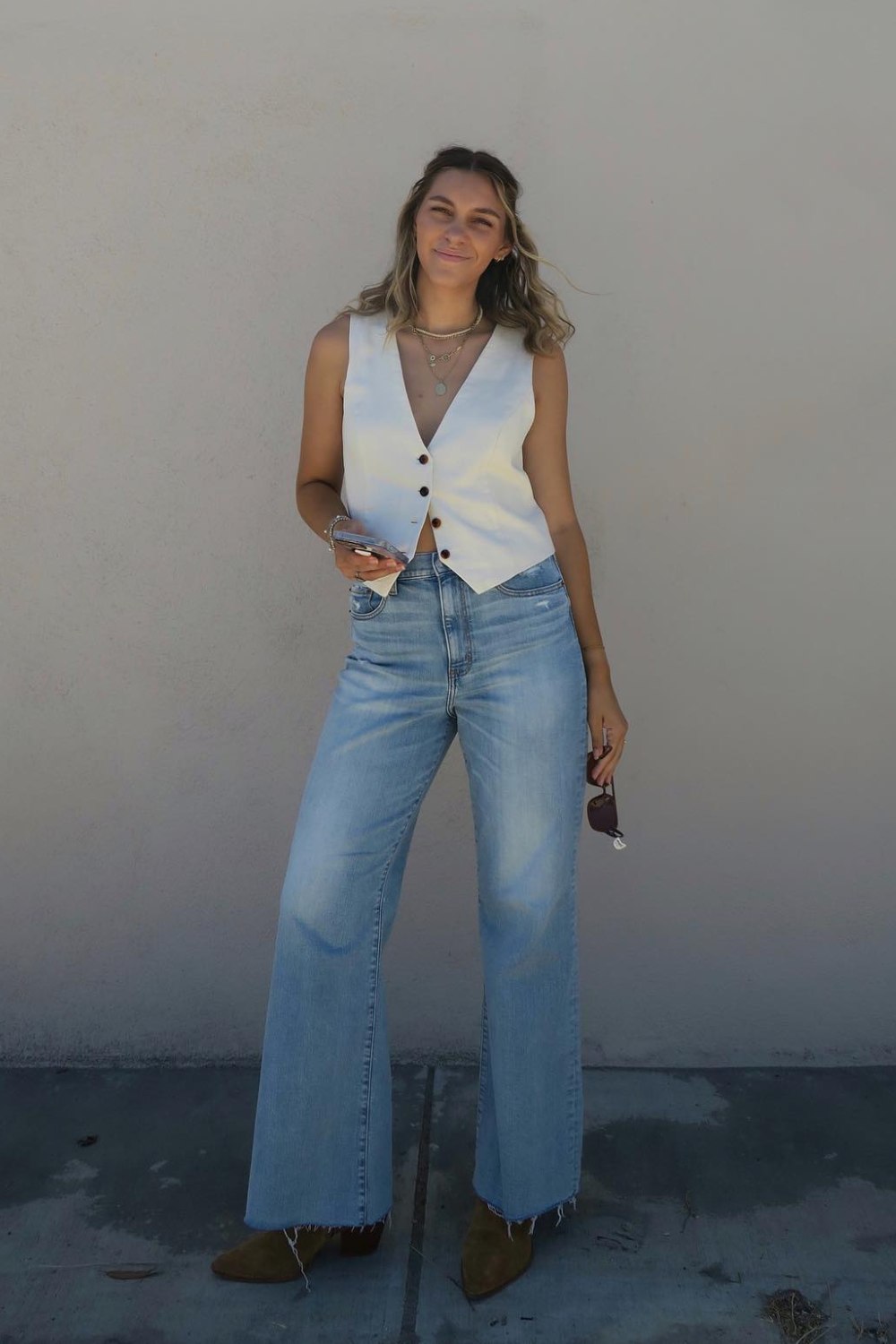 19 Chic Vest Outfit Ideas to Elevate Your Style