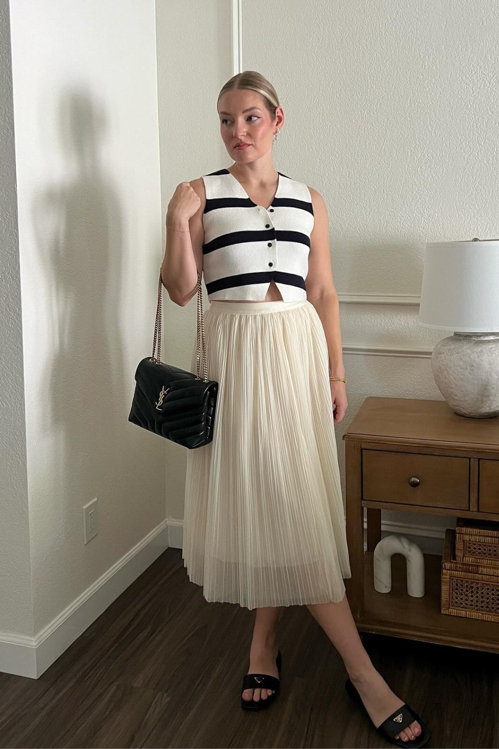 19 Chic Vest Outfit Ideas to Elevate Your Style