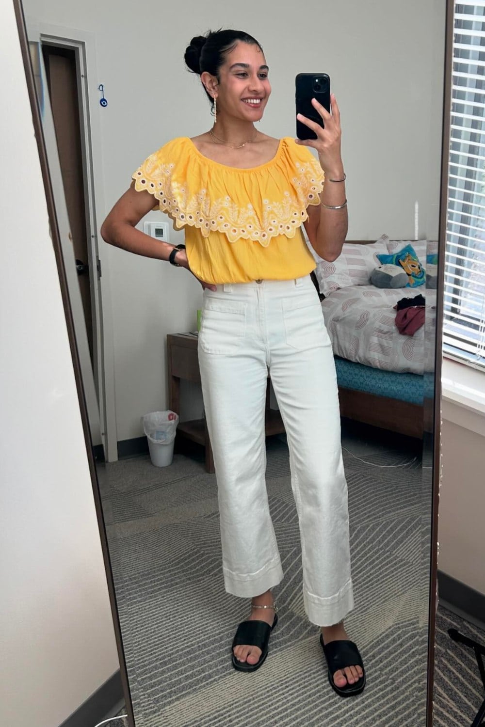 19 Chic White Pants Outfit Ideas