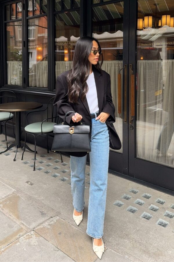 19 Best Outfits To Wear With Light Blue Jeans For Every Occasion