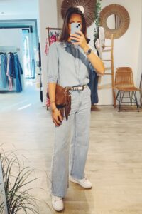 19 Best Outfits To Wear With Light Blue Jeans For Every Occasion